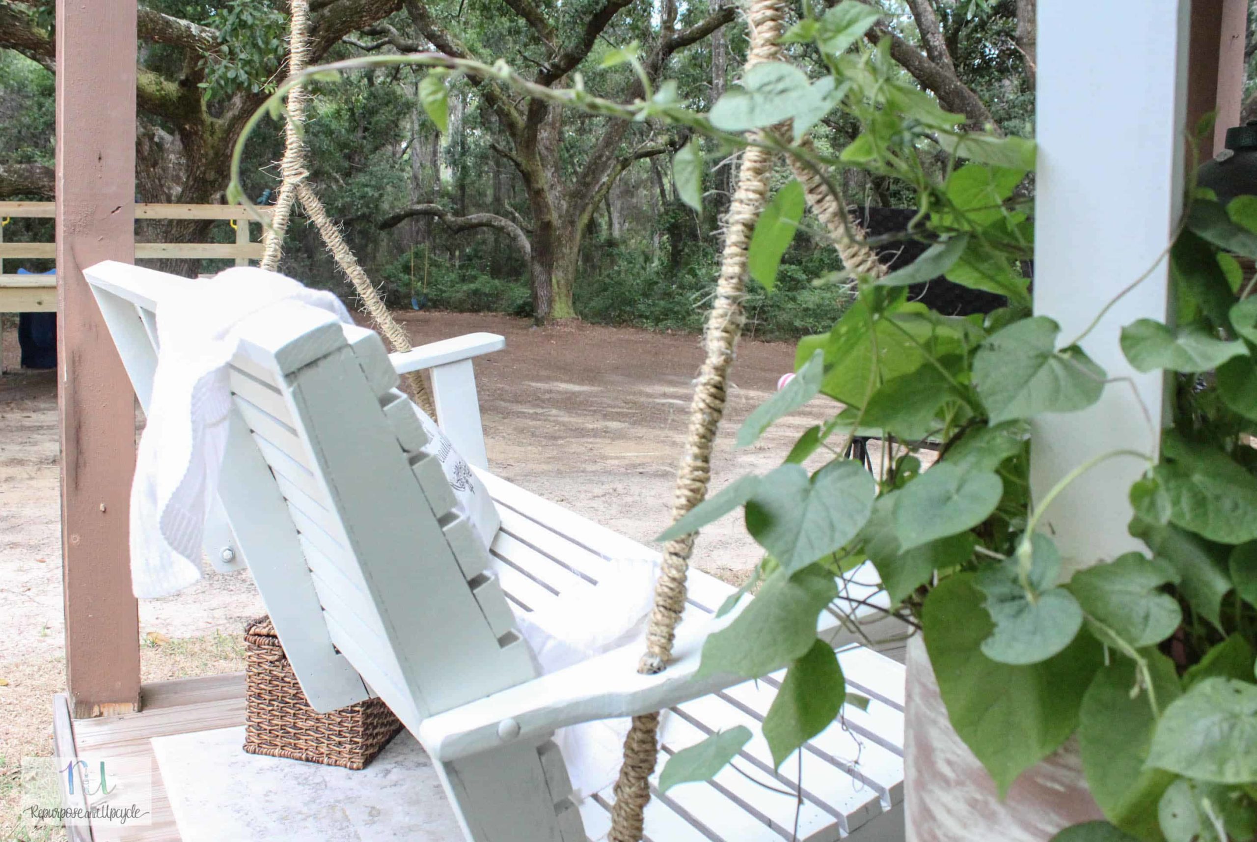 How to Wrap a Chain with Sisal Rope on a Porch Swing