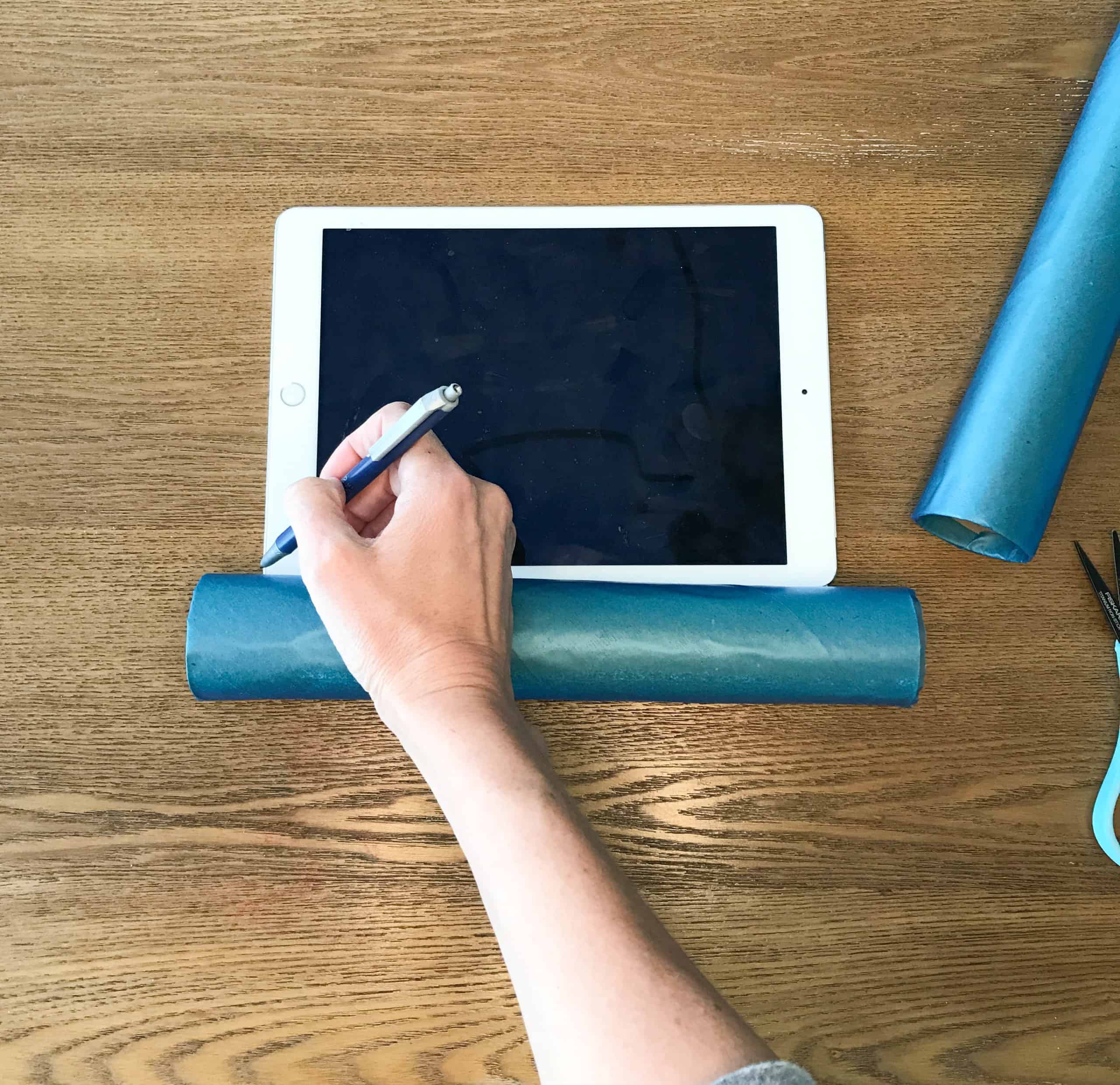 DIY Tablet Stand from a Paper Towel Roll Tube