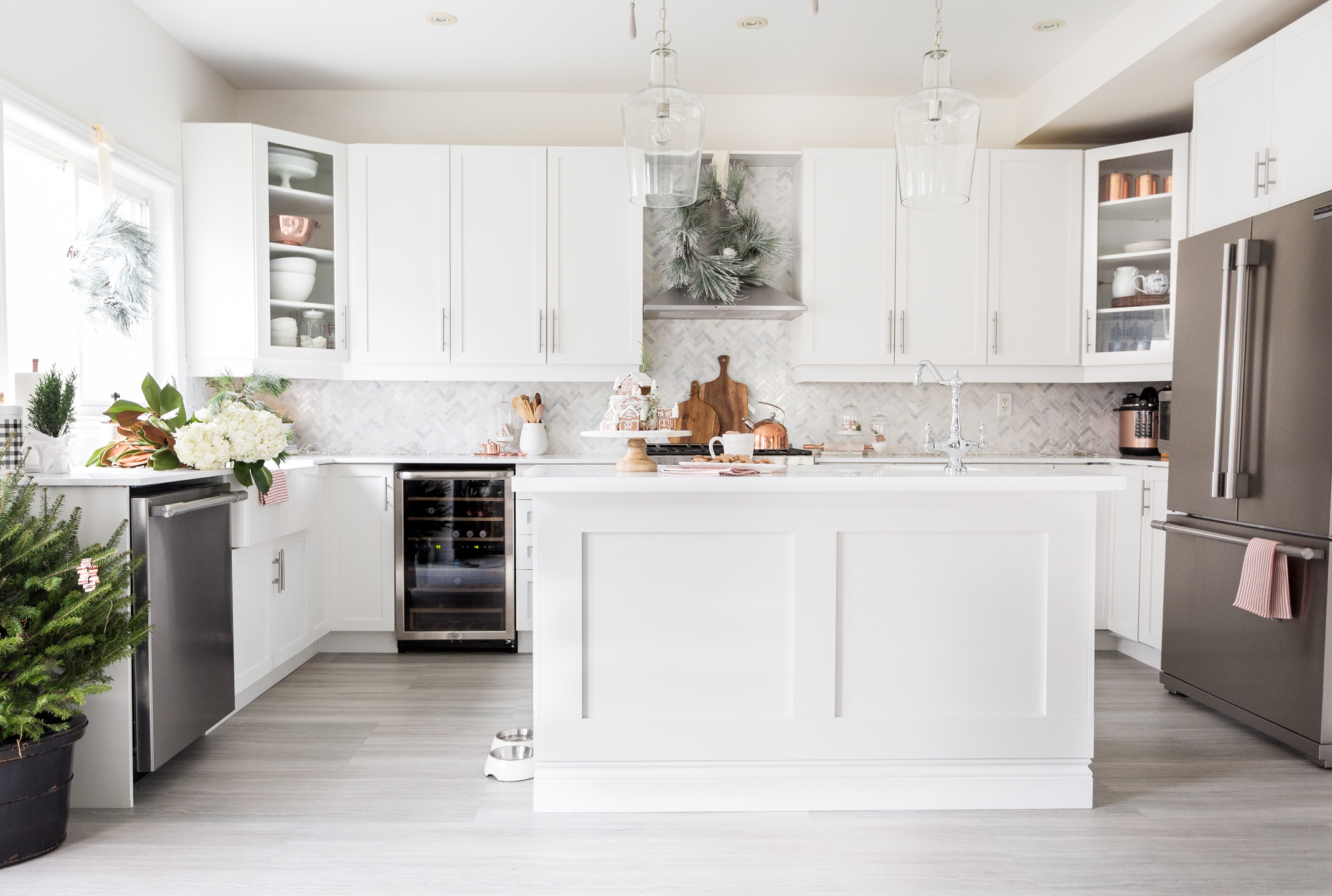 Best White Paint Products for Kitchen Cabinets