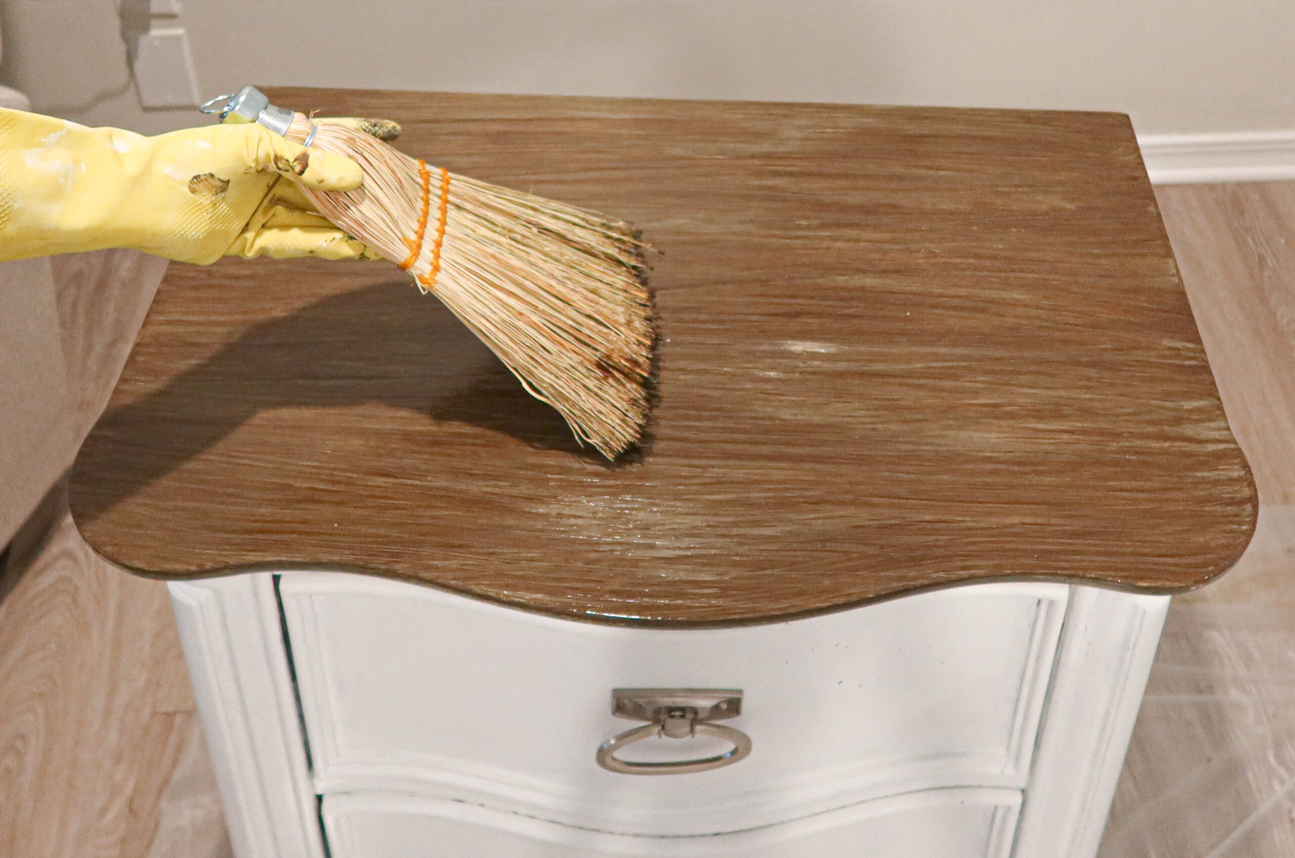 Tinting Polyurethane with dye and paint to create a custom color finish