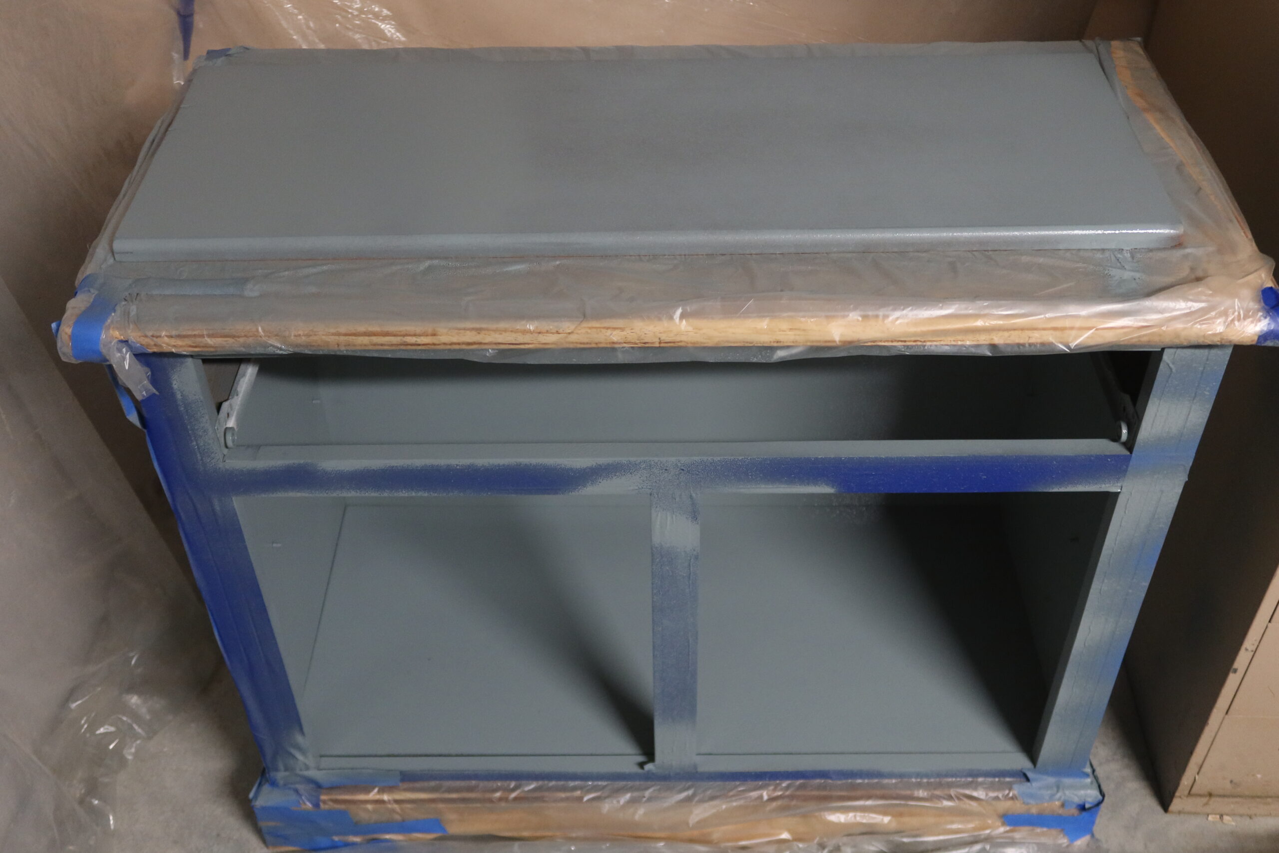 Two Toned Furniture Makeover with a Tan Wash and Fusion Mineral Paint