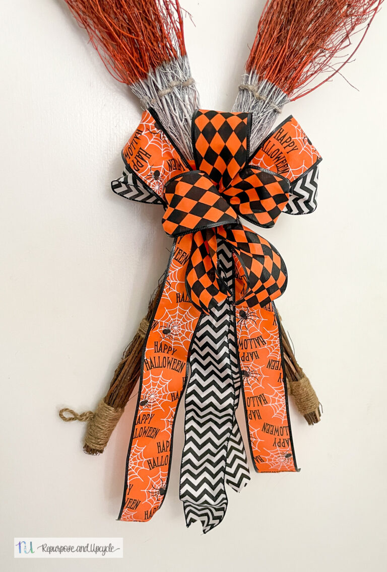 DIY Cinnamon Broom Wreath with Candy Corn Colors